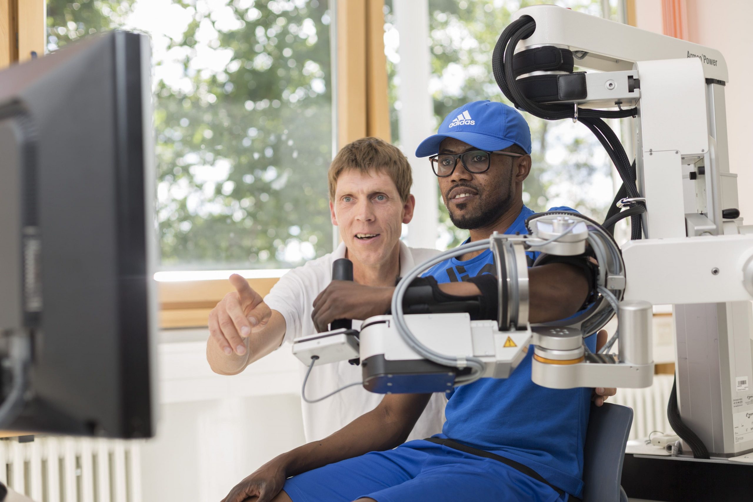 REHYB@SK: Development of an upper limb neuroprosthesis using a ...