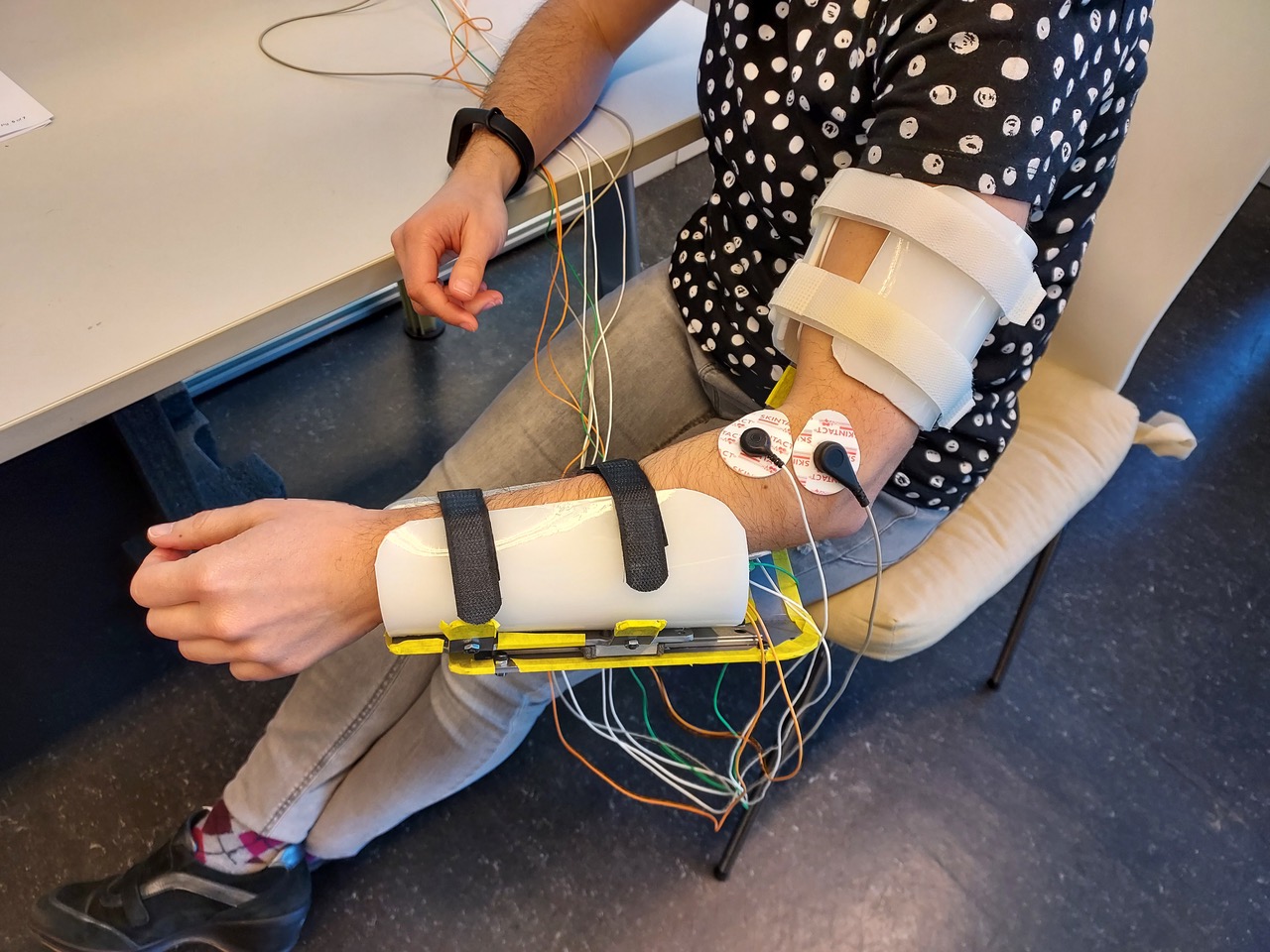 REHYB@TECNALIA: Integration of FES and EMG technologies to improve ...